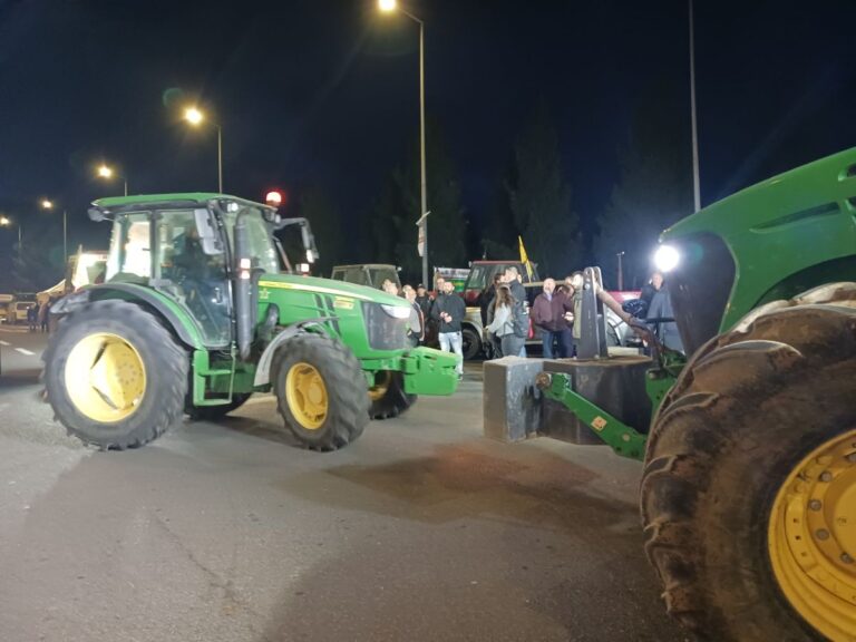 Προς κλιμάκωση των κινητοποιήσεων οι αγρότες της Θεσσαλίας – Στο μπλόκο ...