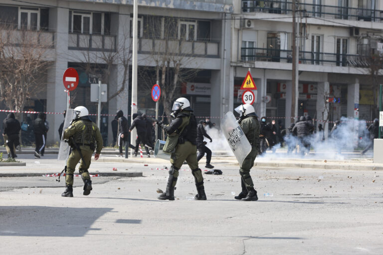 Θεσσαλονίκη: Μία σύλληψη και 45 προσαγωγές μετά το τέλος της πορείας ...