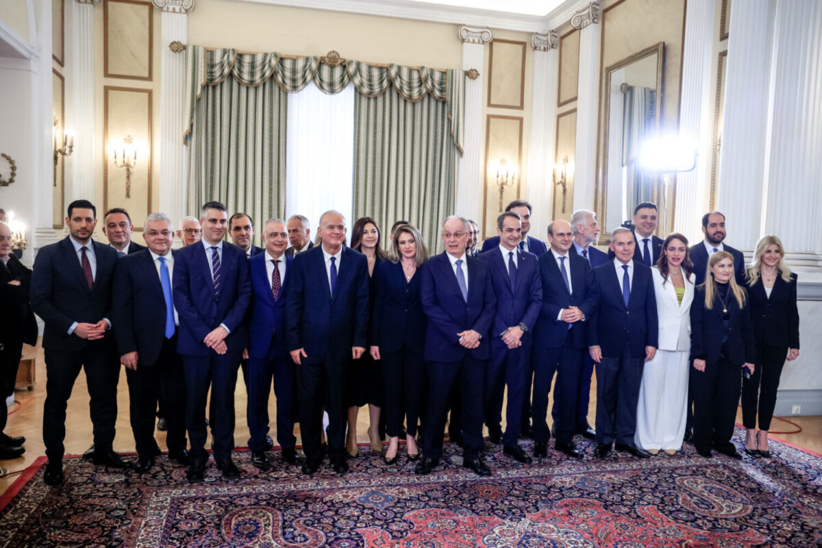 Ορκίστηκαν τα νέα μέλη της Κυβέρνησης (φωτ. και βίντεο) - larissanet.gr