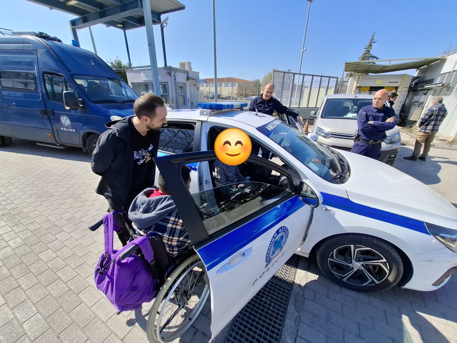 Στην Αστυνομική Διεύθυνση μαθητές του Ε.Ε.Ε.ΕΚ Λάρισας - larissanet.gr