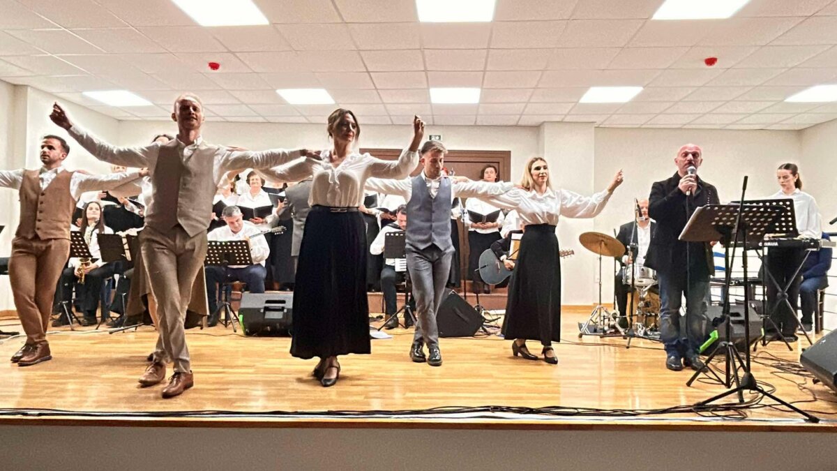 Εντυπωσίασε η Μικτή Χορωδία του ΜΣ Τσαριτσάνης στην ετήσια συναυλία με ...