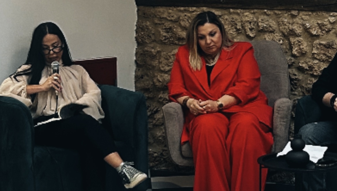 Παρουσιάστηκε το νέο βιβλίο της συμβούλου ψυχικής υγείας Μαριάννας ...