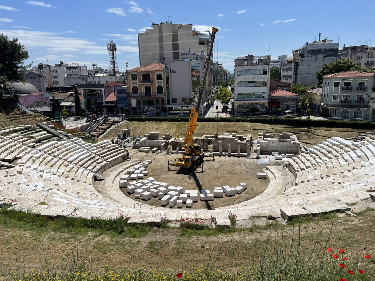 "Η Αποκάλυψη-αρχαίο θέατρο Λάρισας" παρουσιάζεται το νέο βιβλίο ...