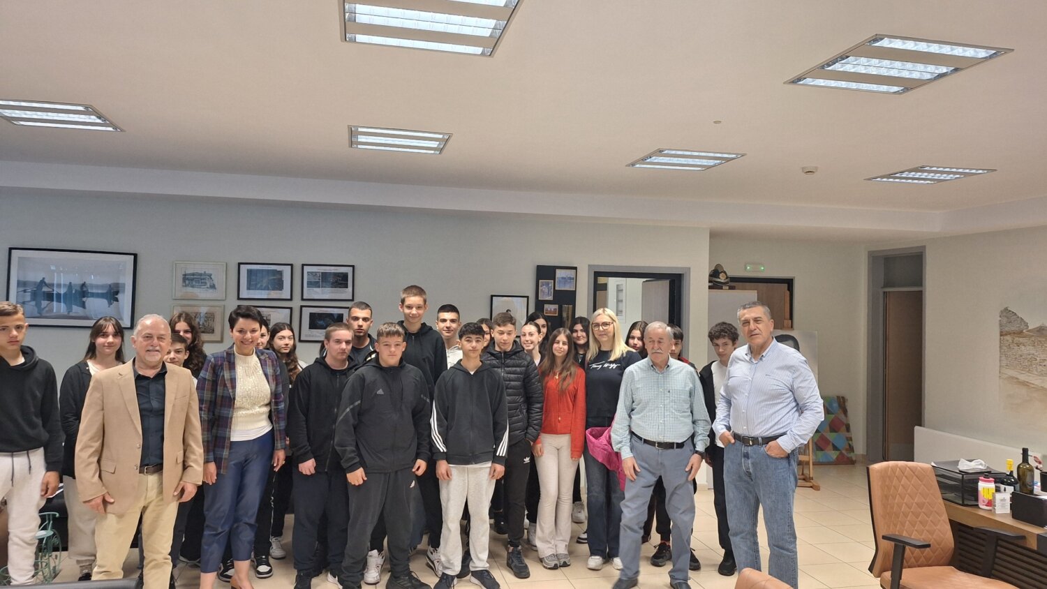 Ο Δημ. Κουρέτας ξενάγησε μαθητές του 13ου Γυμνασίου Λάρισας στην ...