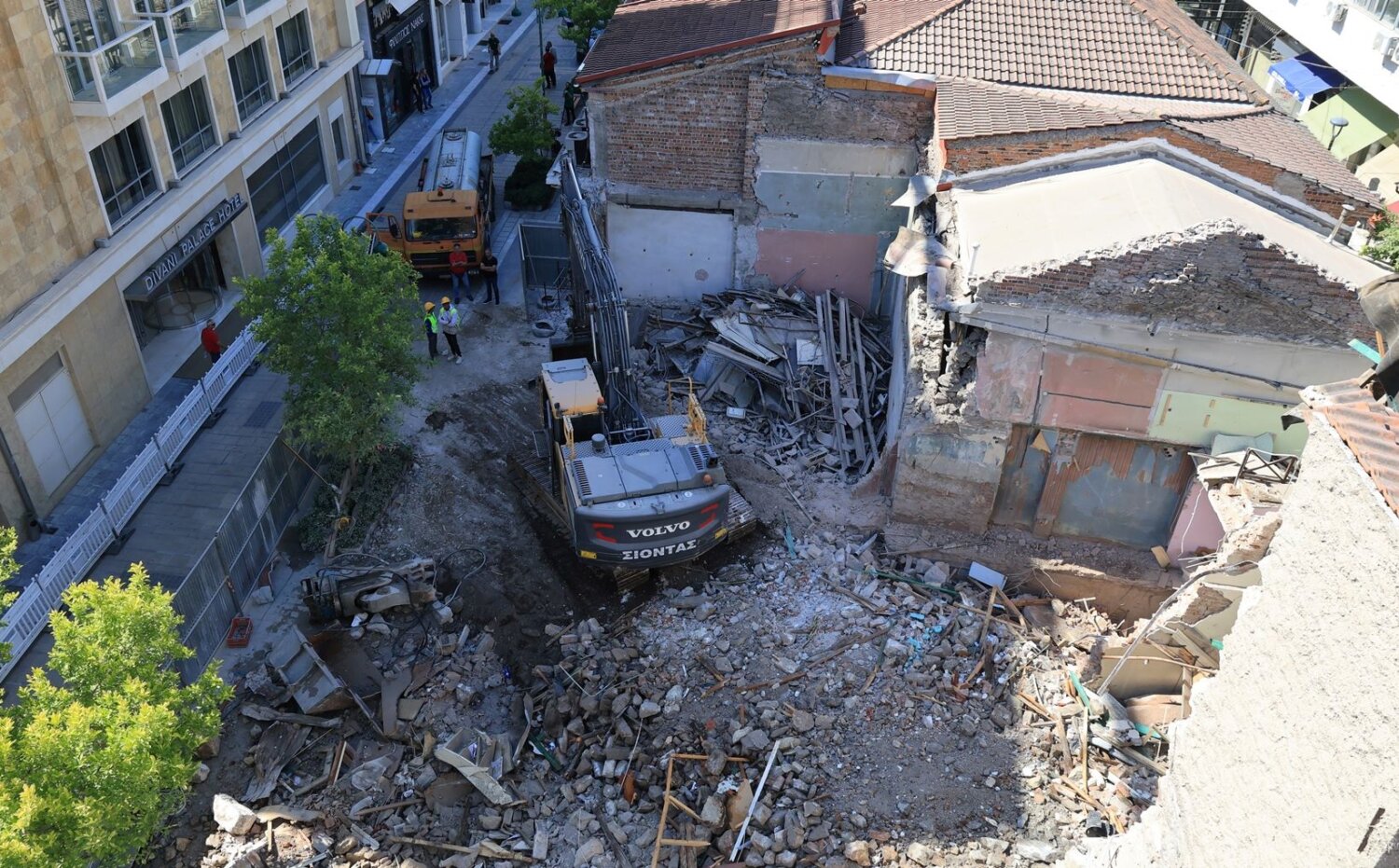 Δήμος Λαρισαίων: Κλείνει τμήμα των πεζοδρόμων Απόλλωνος-Βενιζέλου ...