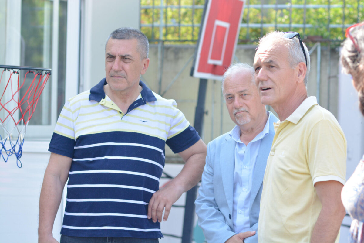 Επίσκεψη του Περιφερειάρχη Δημήτρη Κουρέτα στο 1ο Ειδικό Δημοτικό ...
