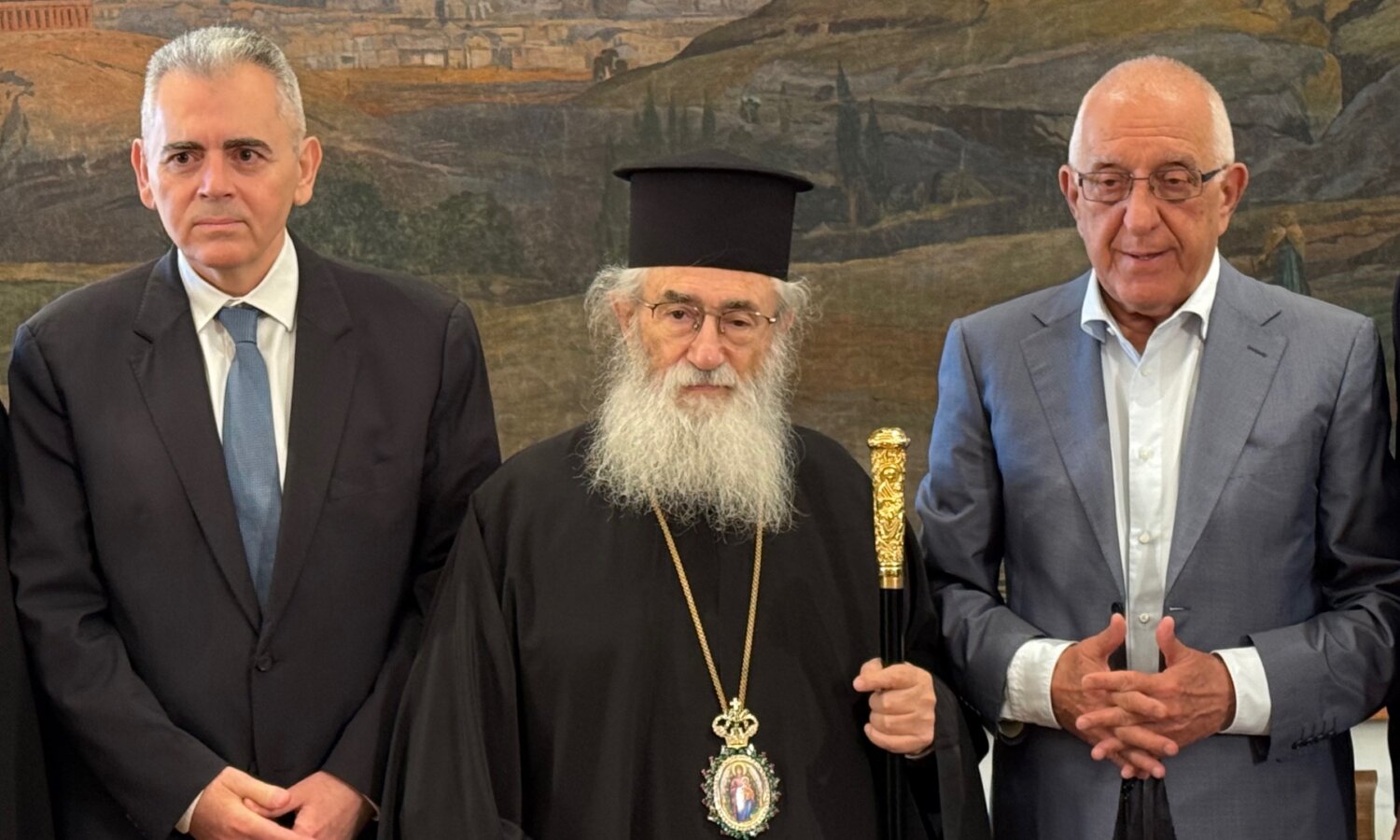 Μ. Χαρακόπουλος με Αρχιεπίσκοπο Σινά: Χρέος όλων των Ορθοδόξων να ...