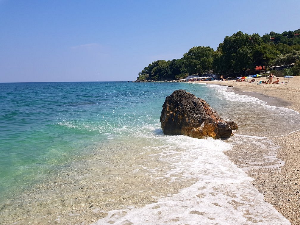 «Στάση» στην Πλατιά Άμμο - Εκεί που το πράσινο της φύσης «ενώνεται» με ...