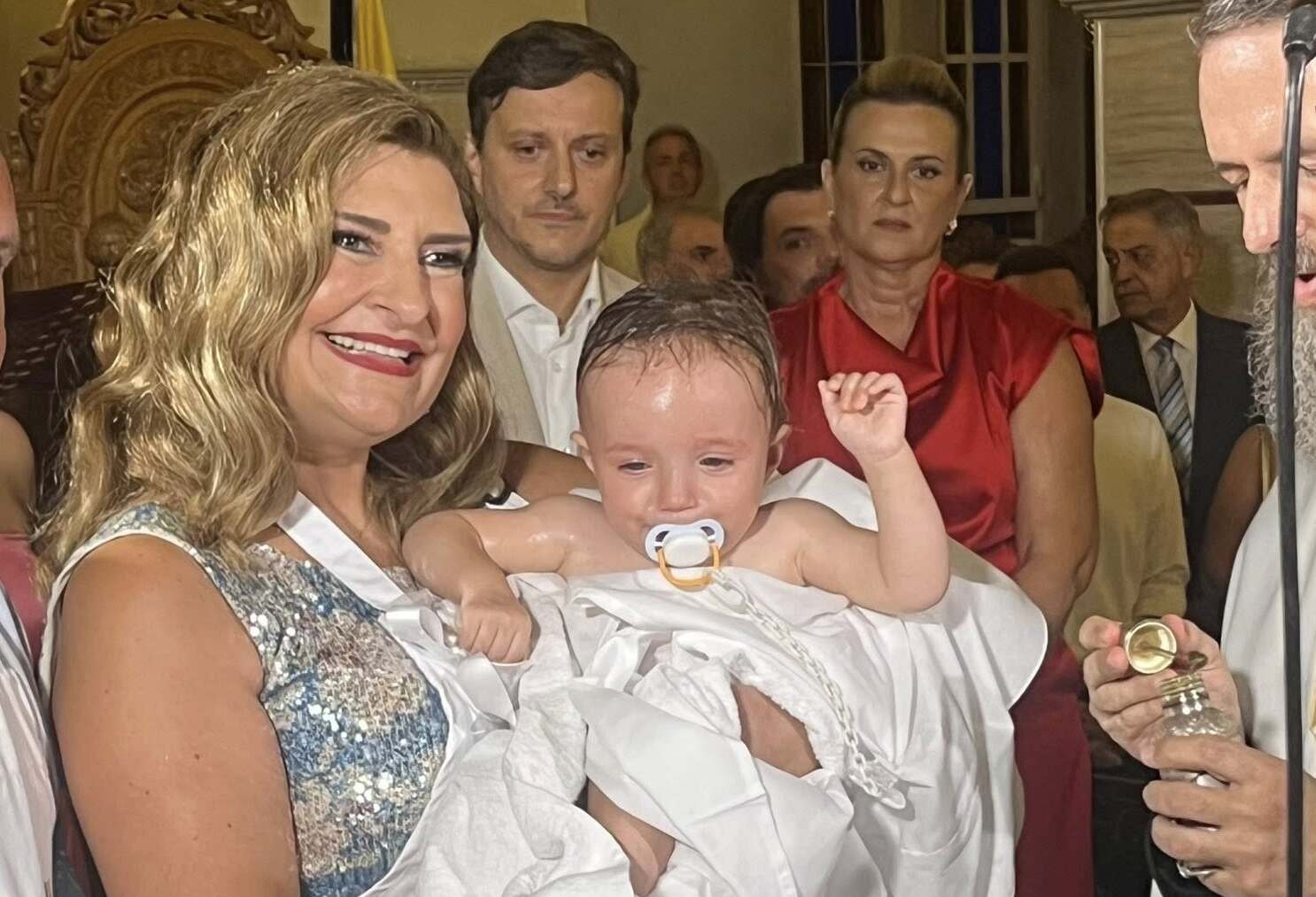 Πανευτυχής νονά η Ευαγγελία Λιακούλη... (φωτ.) - larissanet.gr