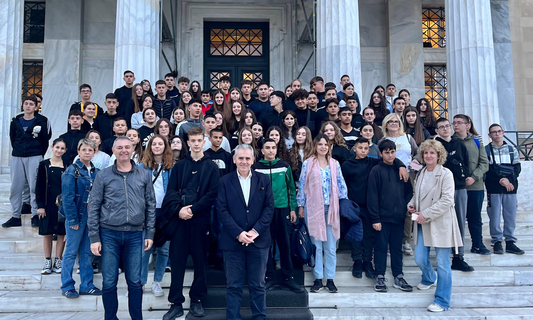 "Κίνδυνος για τη δημοκρατία τα fake news" - larissanet.gr