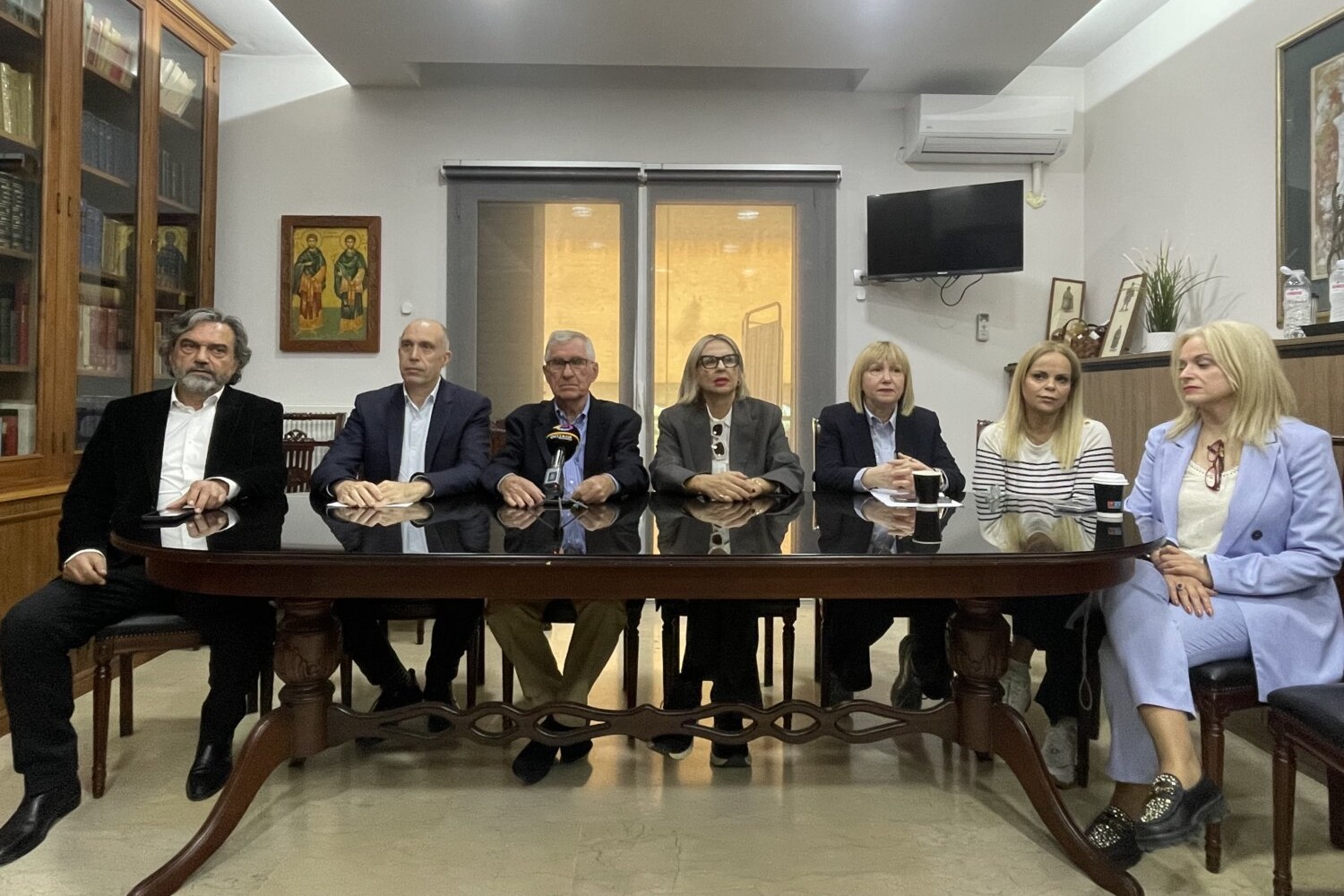 Οι εργαστηριακοί γιατροί στην… εντατική - Ρ. Σουλτούκη: «Είναι ένα ...