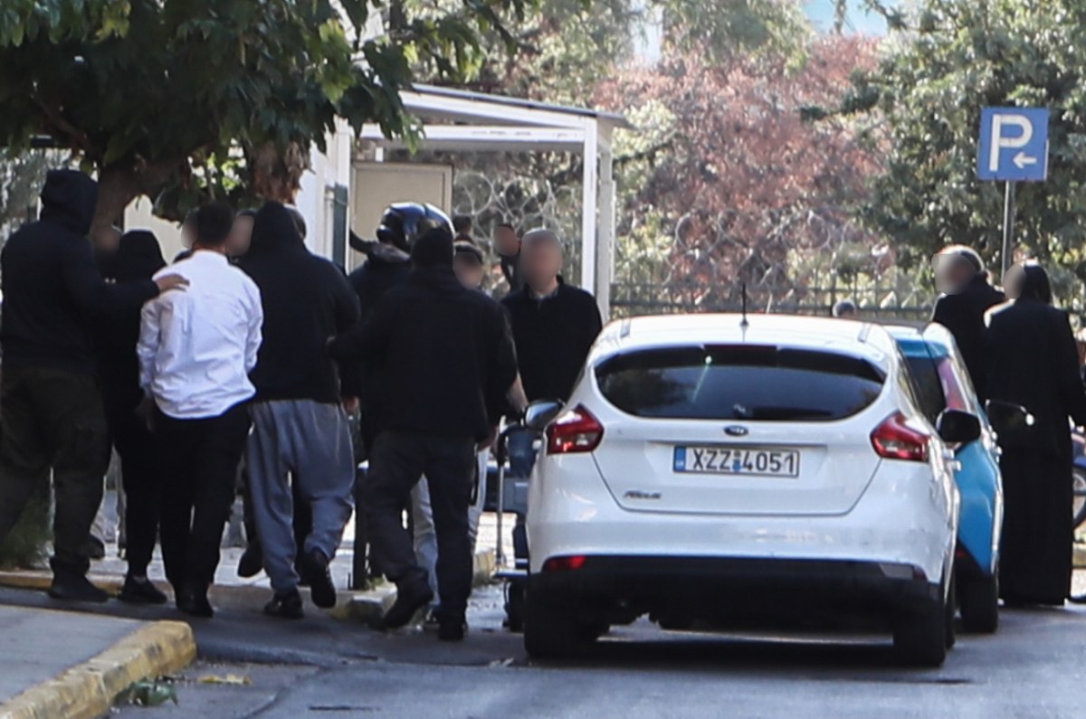 Κύκλωμα ναρκωτικών: Εριστική η αρχηγός της «ιερής» συμμορίας - Τι ...