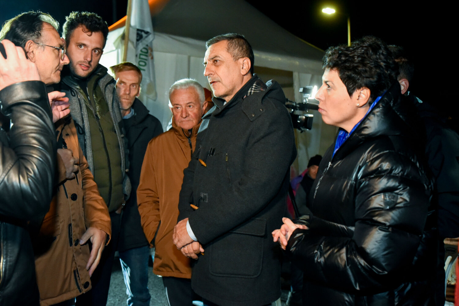 Ο Δημ. Κουρέτας με τους αγρότες της Νίκαιας: Την επόμενη φορά ας ...