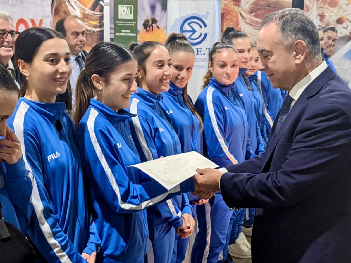 Στο 16ο Φεστιβάλ Ελληνικού Μελιού ο ΥφΑΑΤ Χρήστος Κέλλας - Οικονομική ...