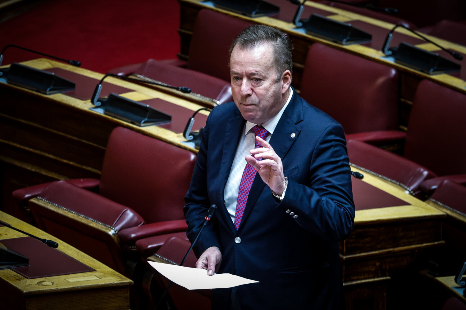 Β. Κόκκαλης για 481 εργαζόμενους στο Υπουργείο Μετανάστευσης: «Αθέτηση ...